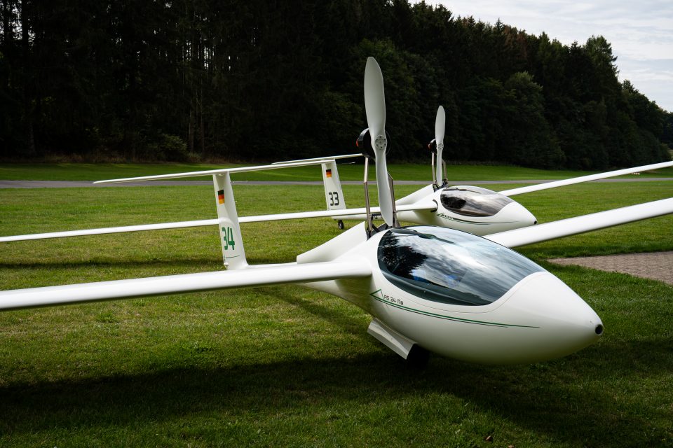 The AS 33 Me is now certified! | ASSegelflugASSegelflug